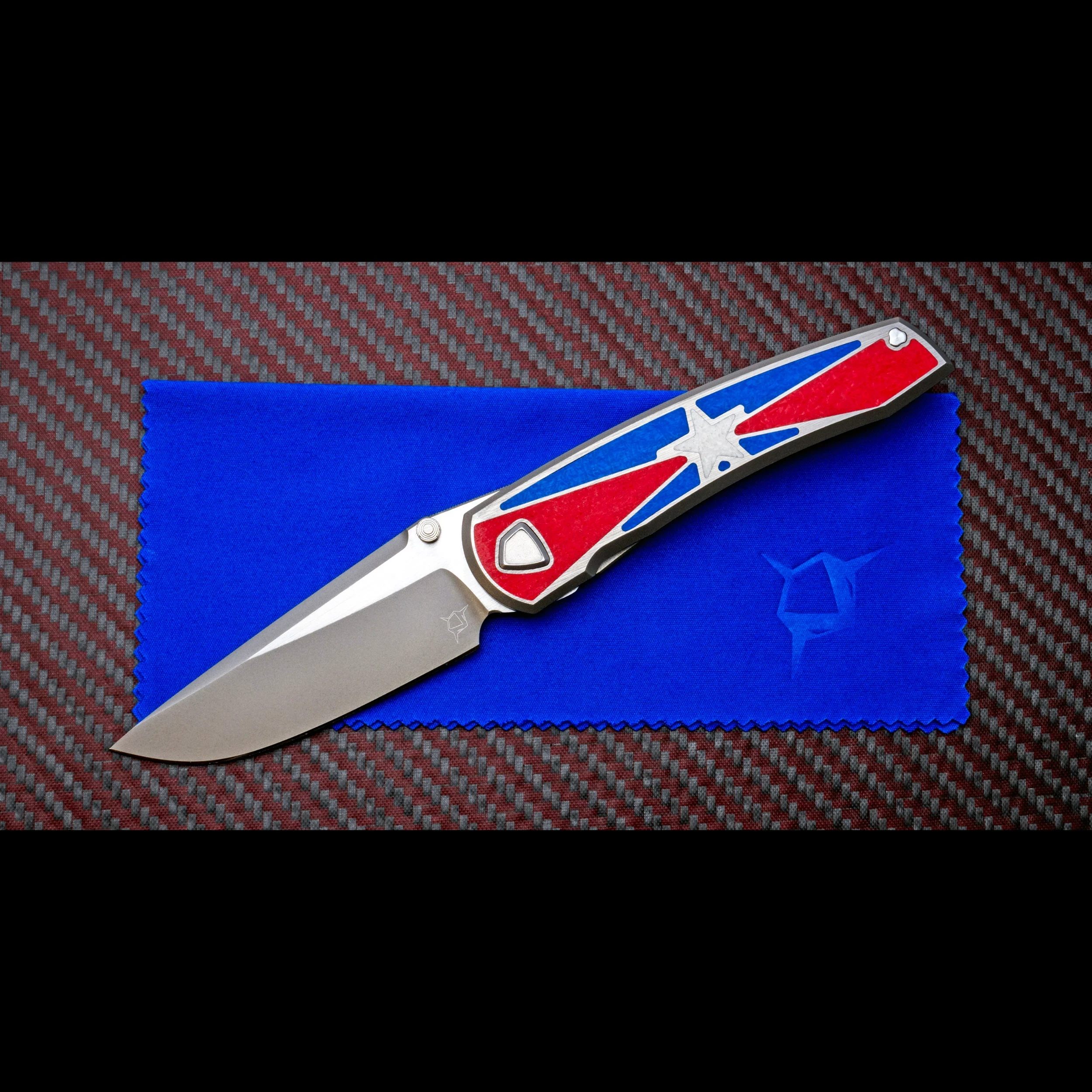 Bladebinge - Custom Sharknivco "Captain America" Waka also comes with a ...