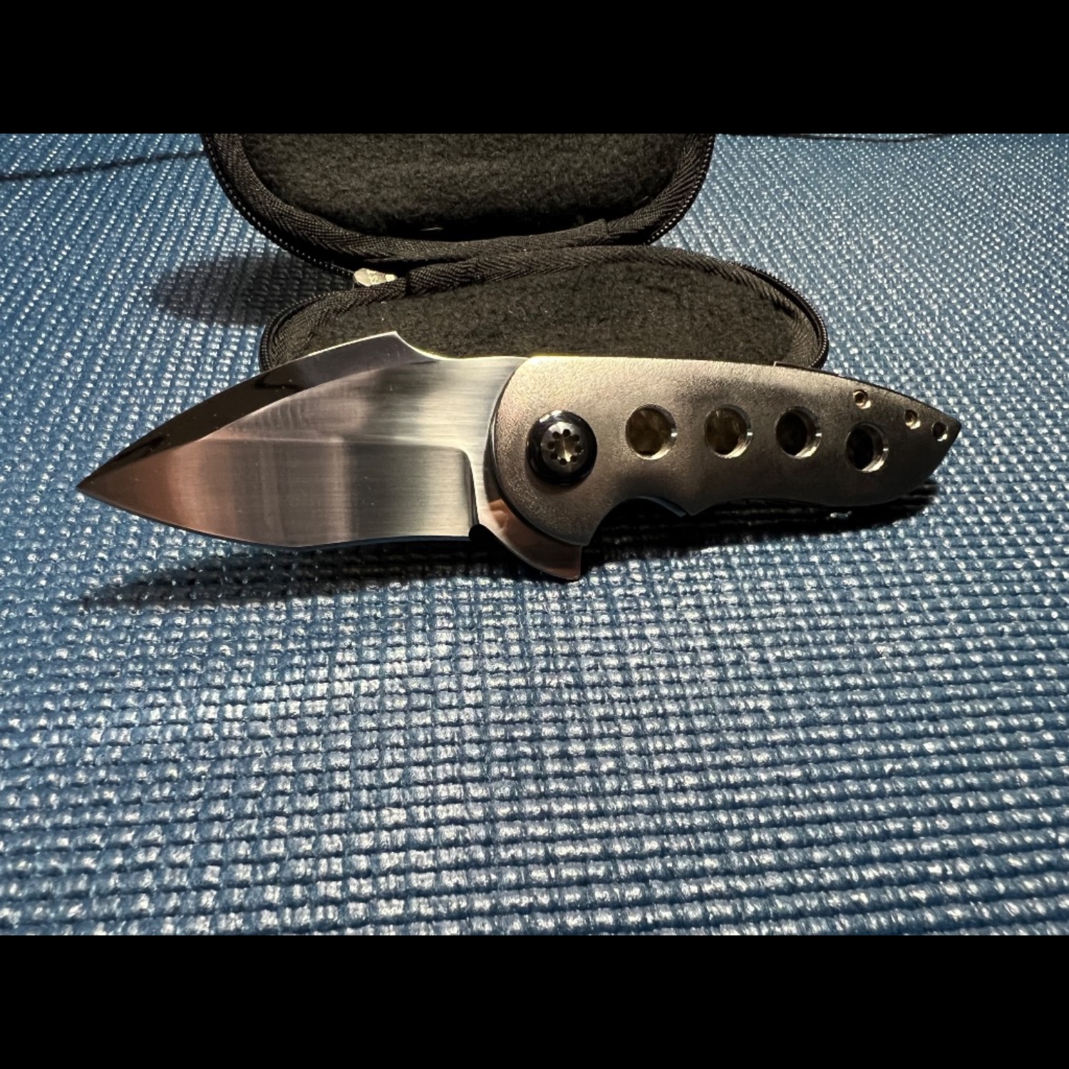 Bladebinge - DBK (Dan Brown Knives)