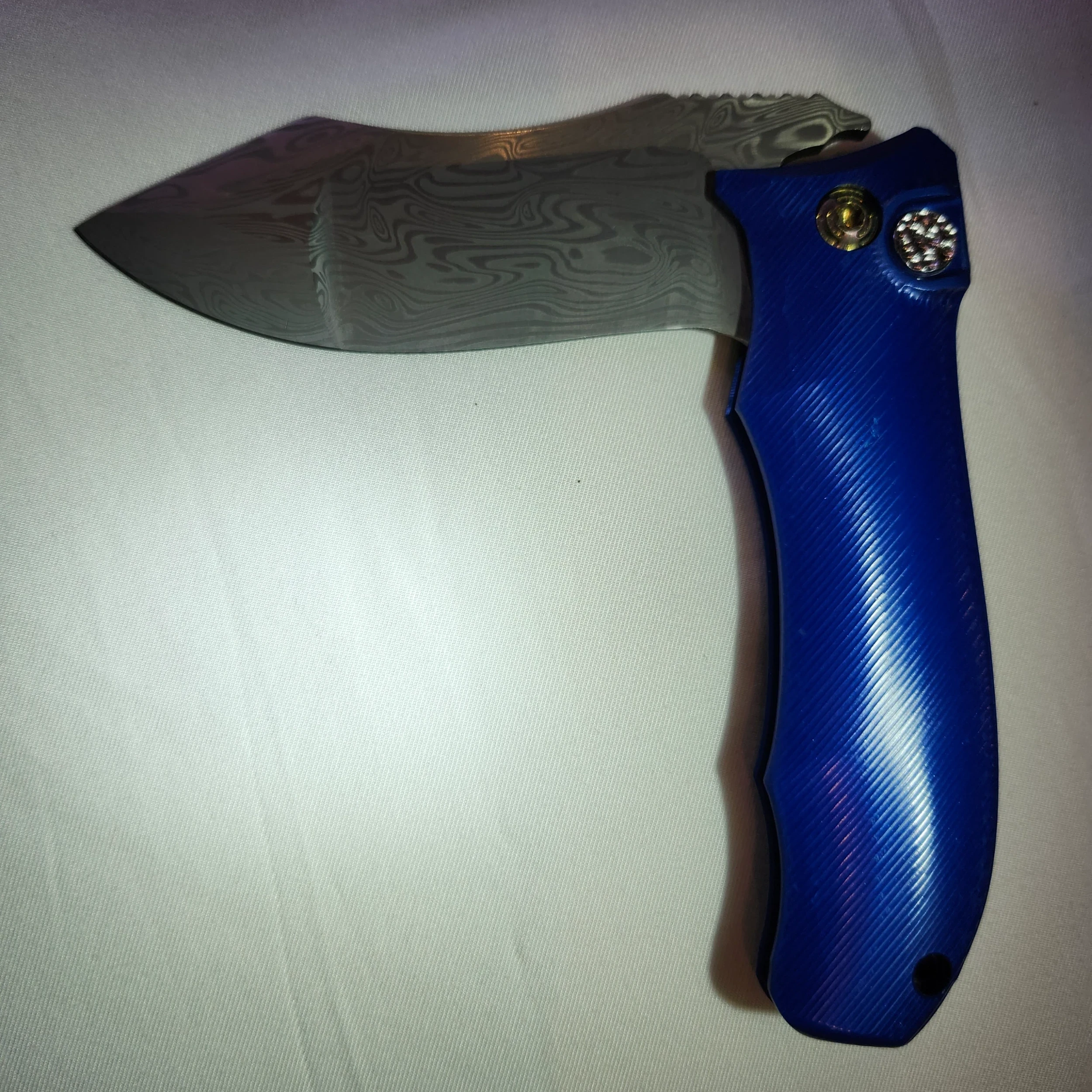 Bladebinge - Gary Saoirse button lock folder