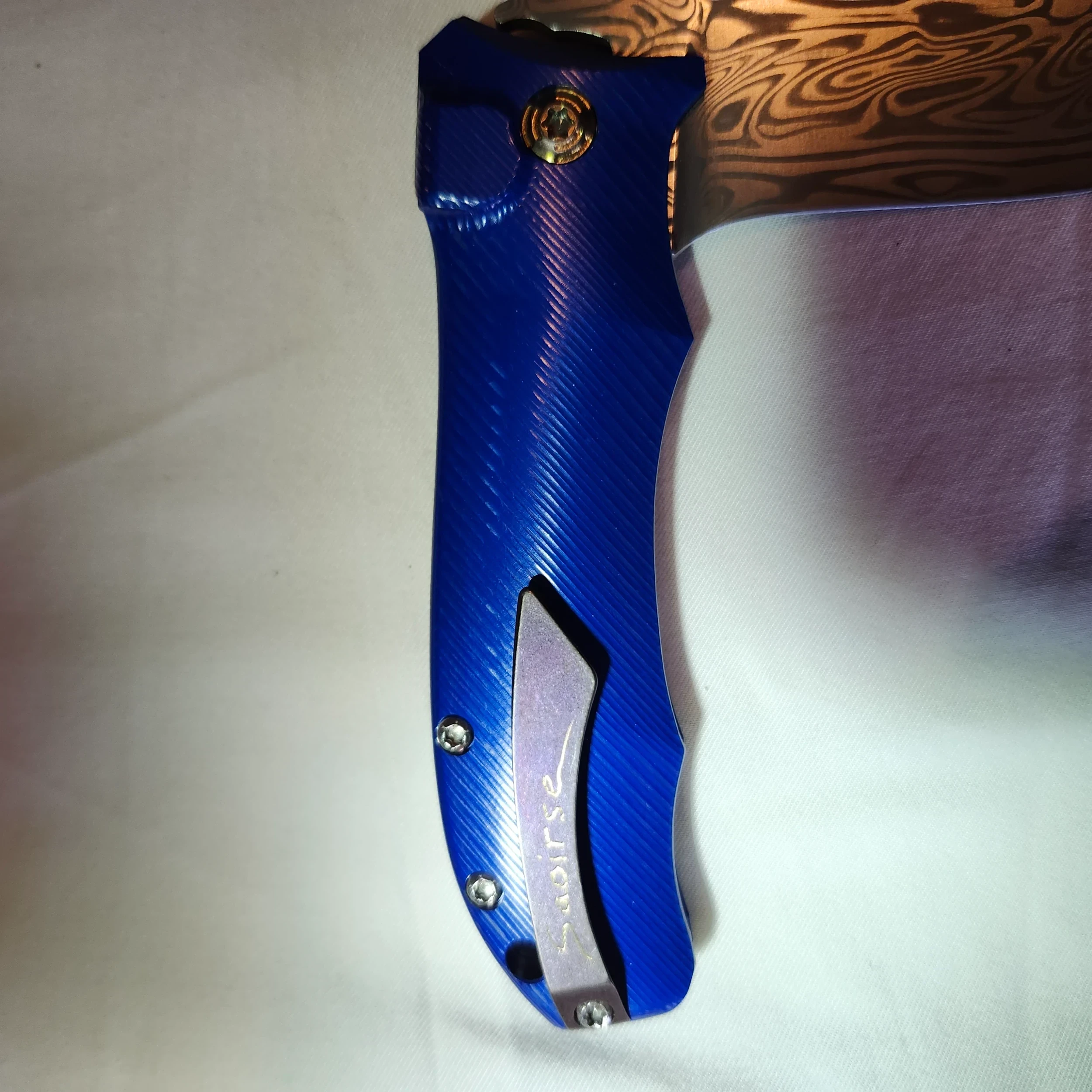 Bladebinge - Gary Saoirse button lock folder
