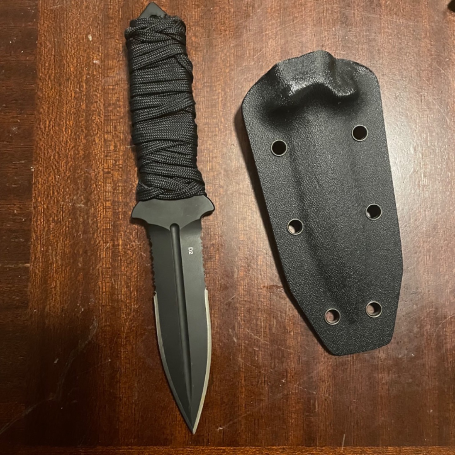 Bladebinge - Unknown Maker - Double Edged Serrated Dagger