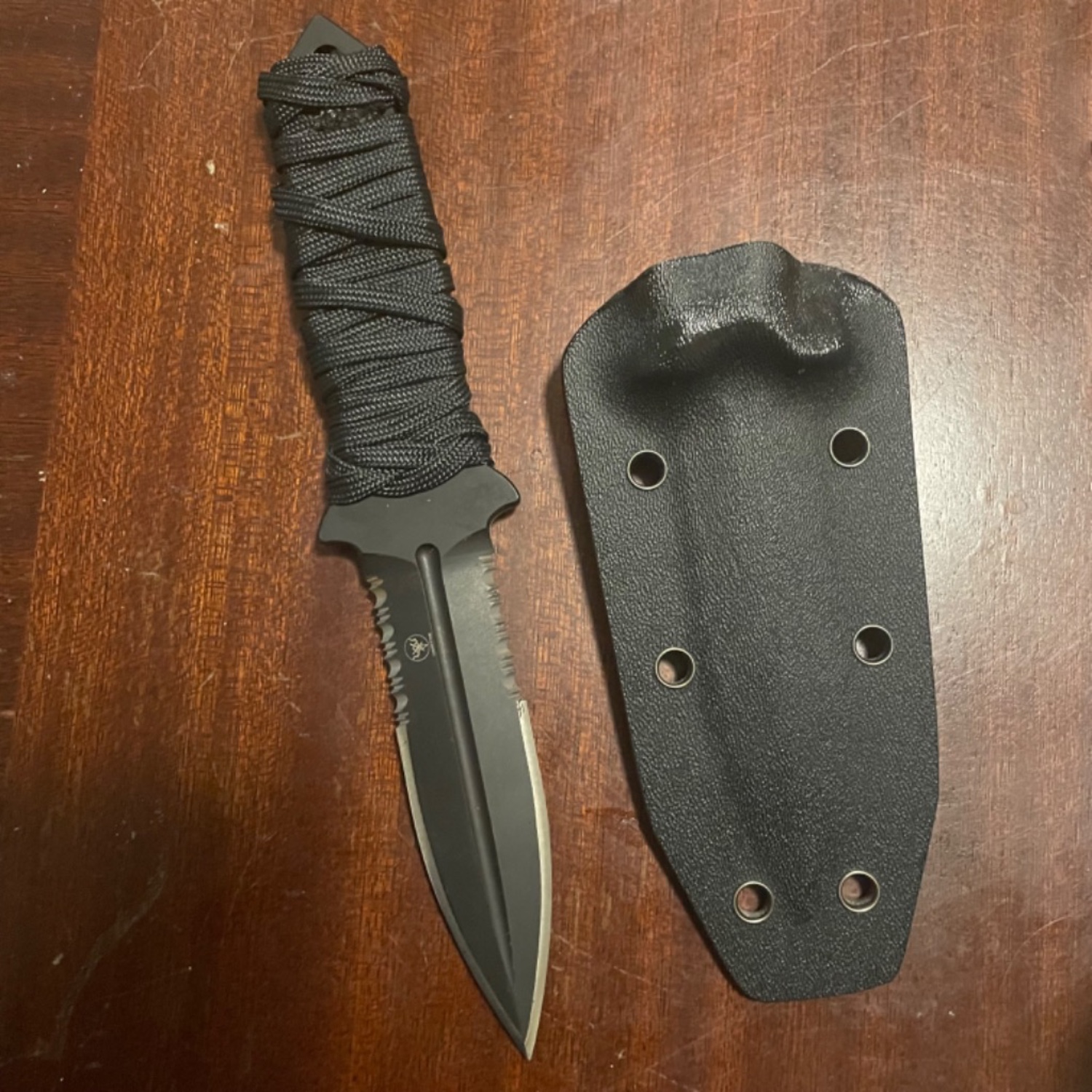 Bladebinge - Unknown Maker - Double Edged Serrated Dagger