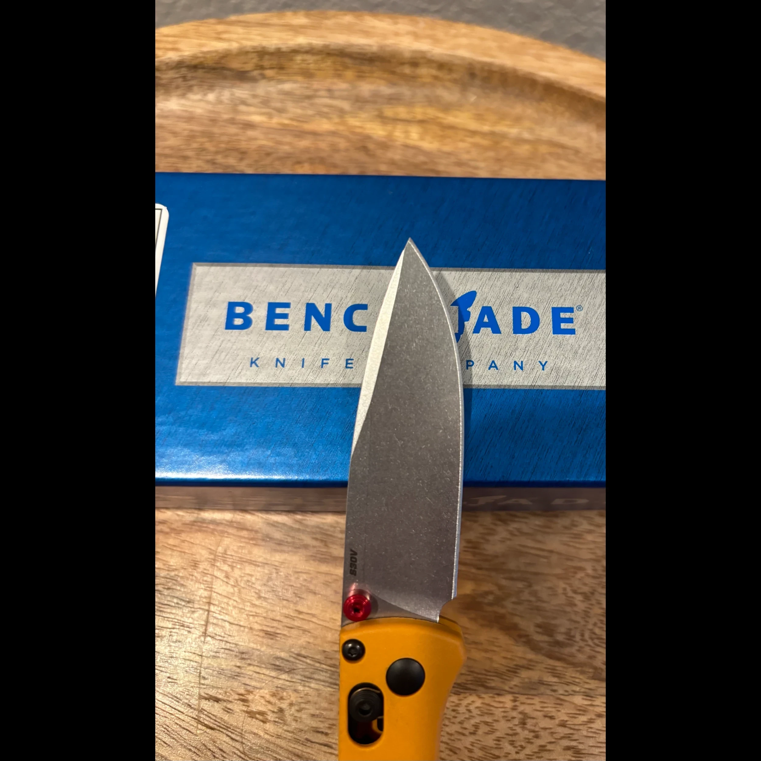 Bladebinge - Benchmade Mini Bugout 533-08 – S30V Blade, Bright Yellow Grivory Scales