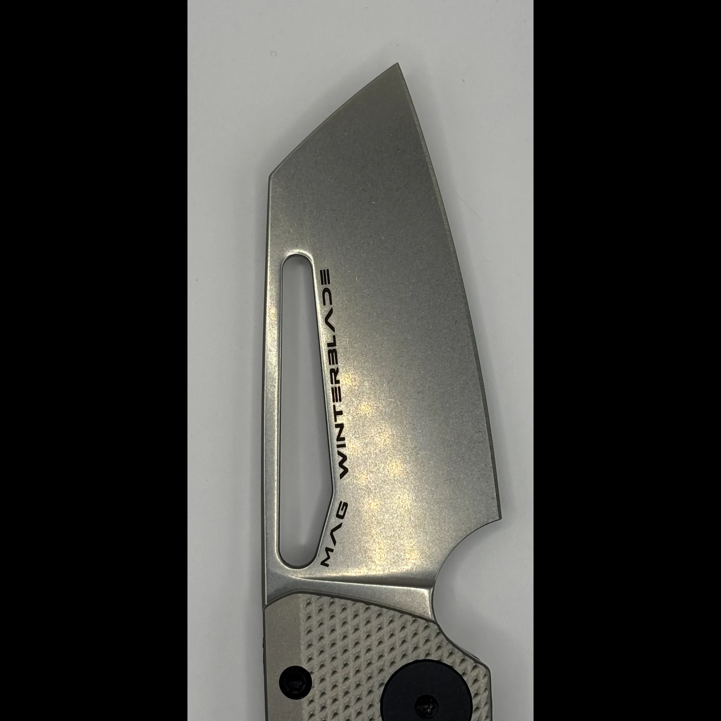 Bladebinge - Winterblade Factor B4 – MagnaCut – Gray Diamond Textured ...