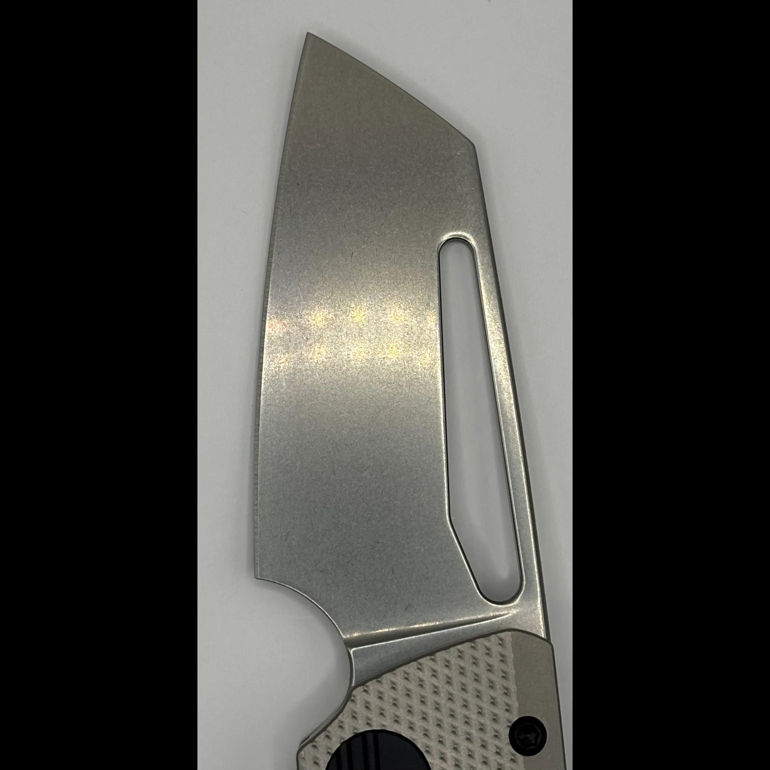 Bladebinge - Winterblade Factor B4 – MagnaCut – Gray Diamond Textured ...