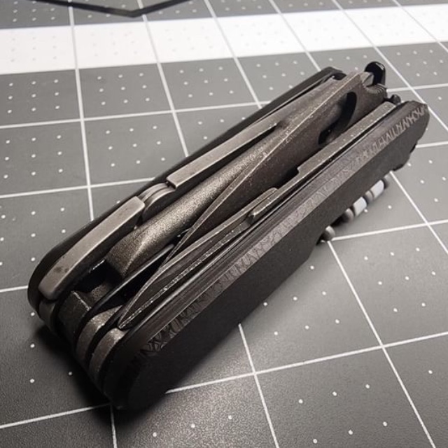 Bladebinge - Fit 2 Survive Custom SAK