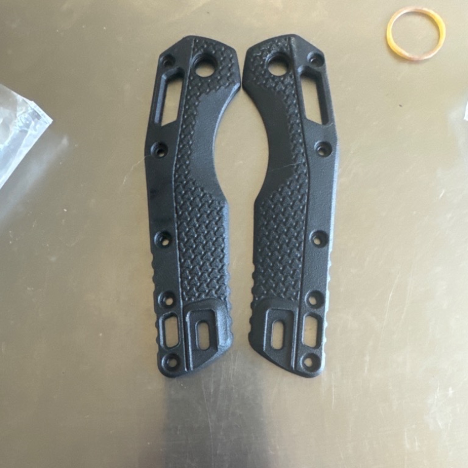 Bladebinge - Microtech MSI Black Tri Grip injection Molded Scales