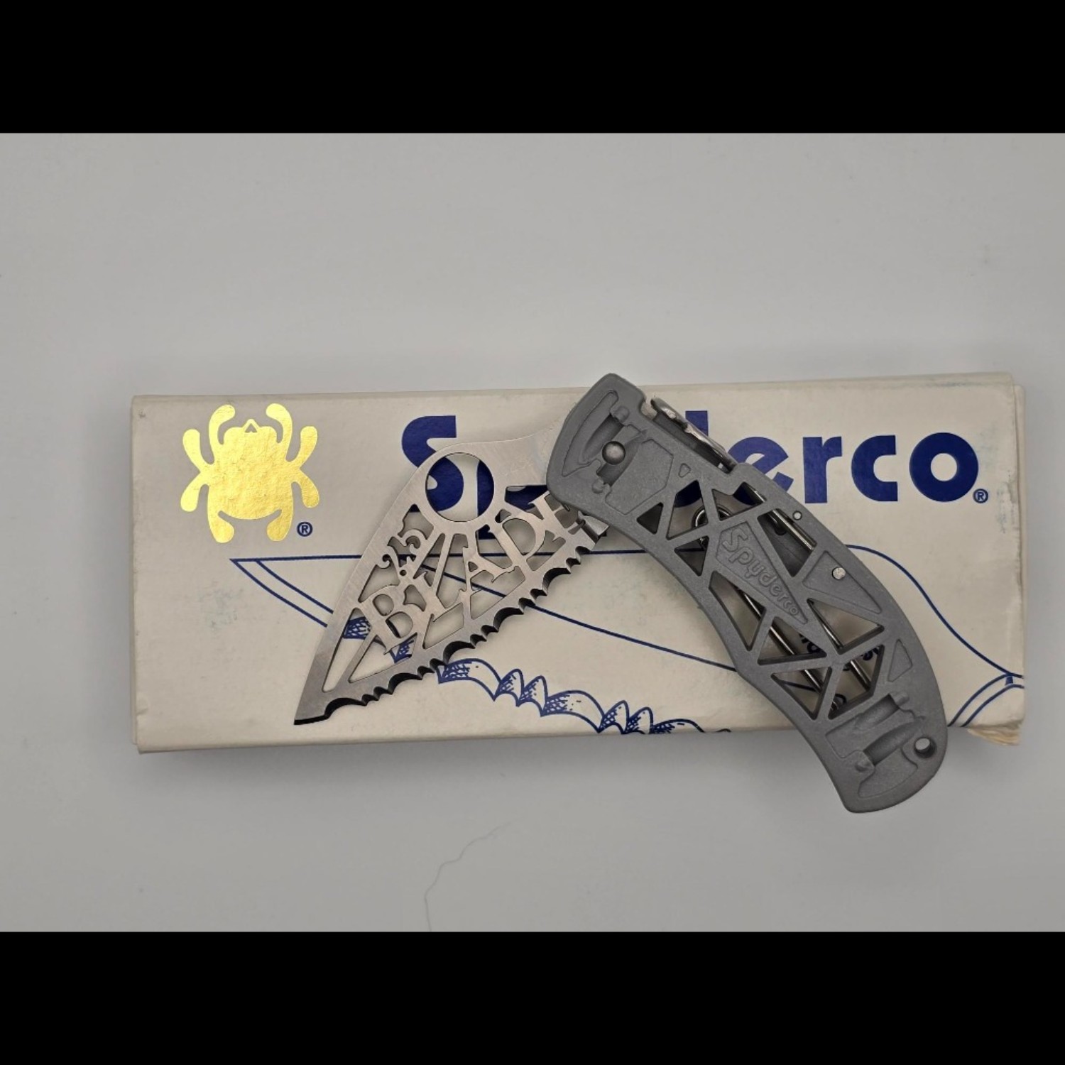 Bladebinge - Spyderco 25th Anniversary Blade Magazine Q Knife Serial #0232