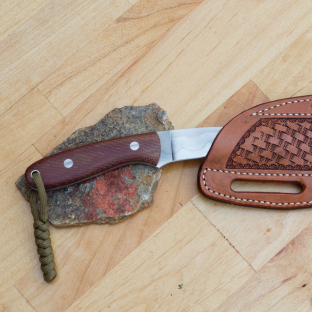 Bladebinge - Austin Custom Weaponry Fixed blade custom with a pancake leather sheath