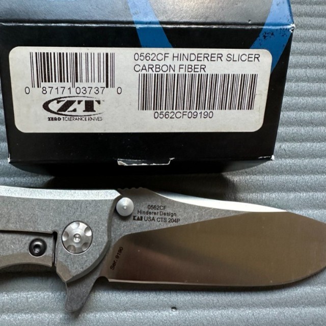 Bladebinge - Zero Tolerance Hinderer ZT 0562CF - Carbon Fiber handle (3.5" Satin)