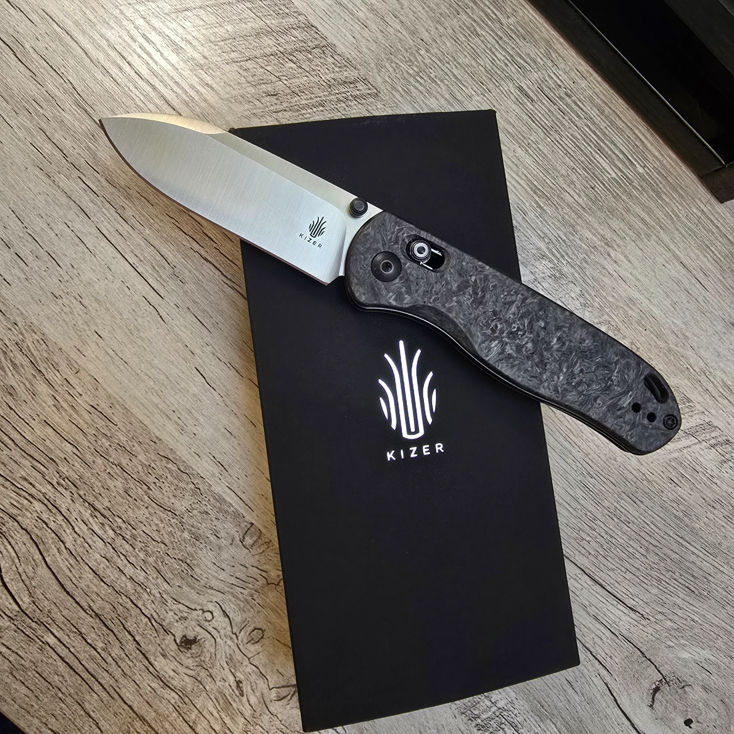Bladebinge - Kizer Drop Bear S90V Carbon Fiber