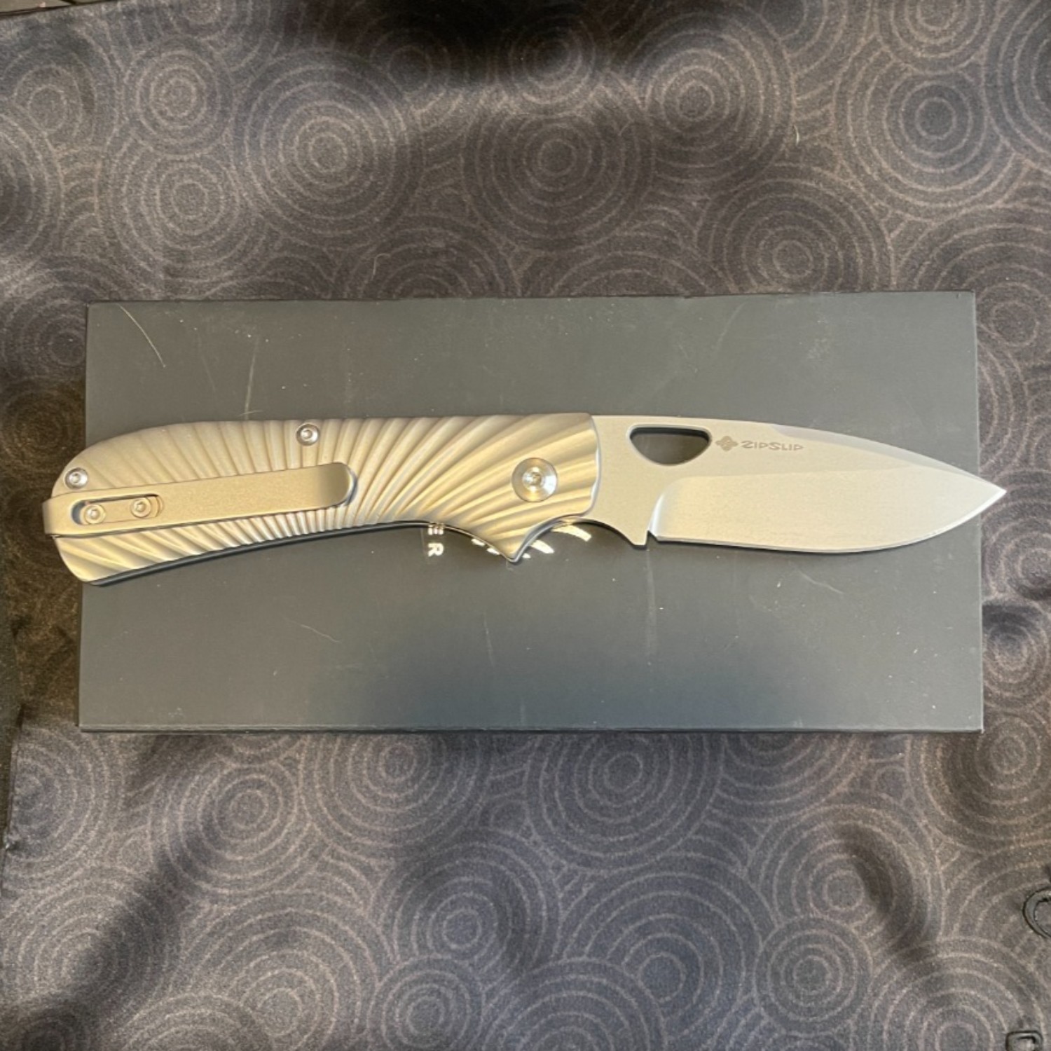 Bladebinge - Kizer Zipslip