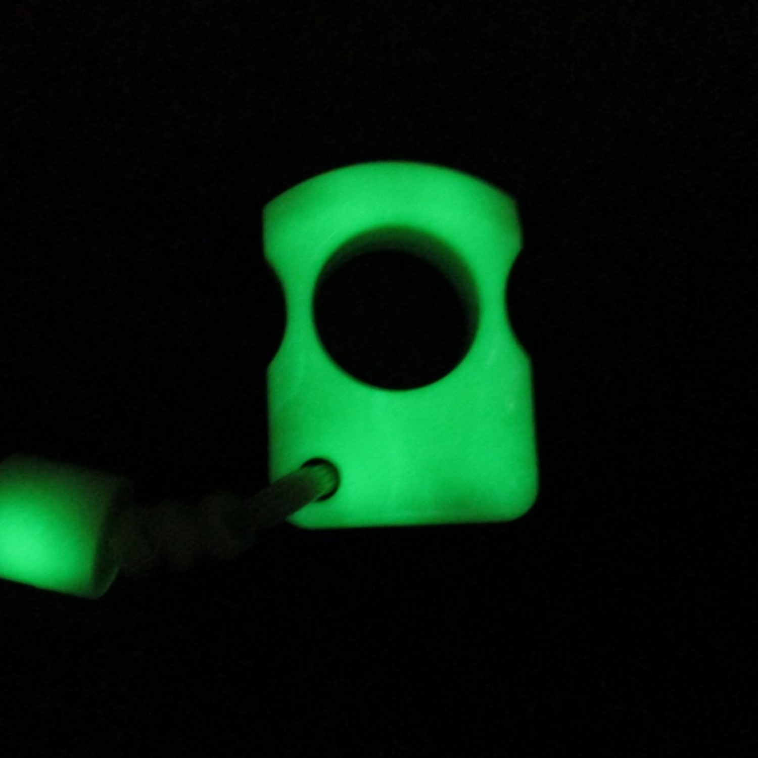 Bladebinge - New Outdoor Luminous Knuckle Edc Survival Escape Tool ...