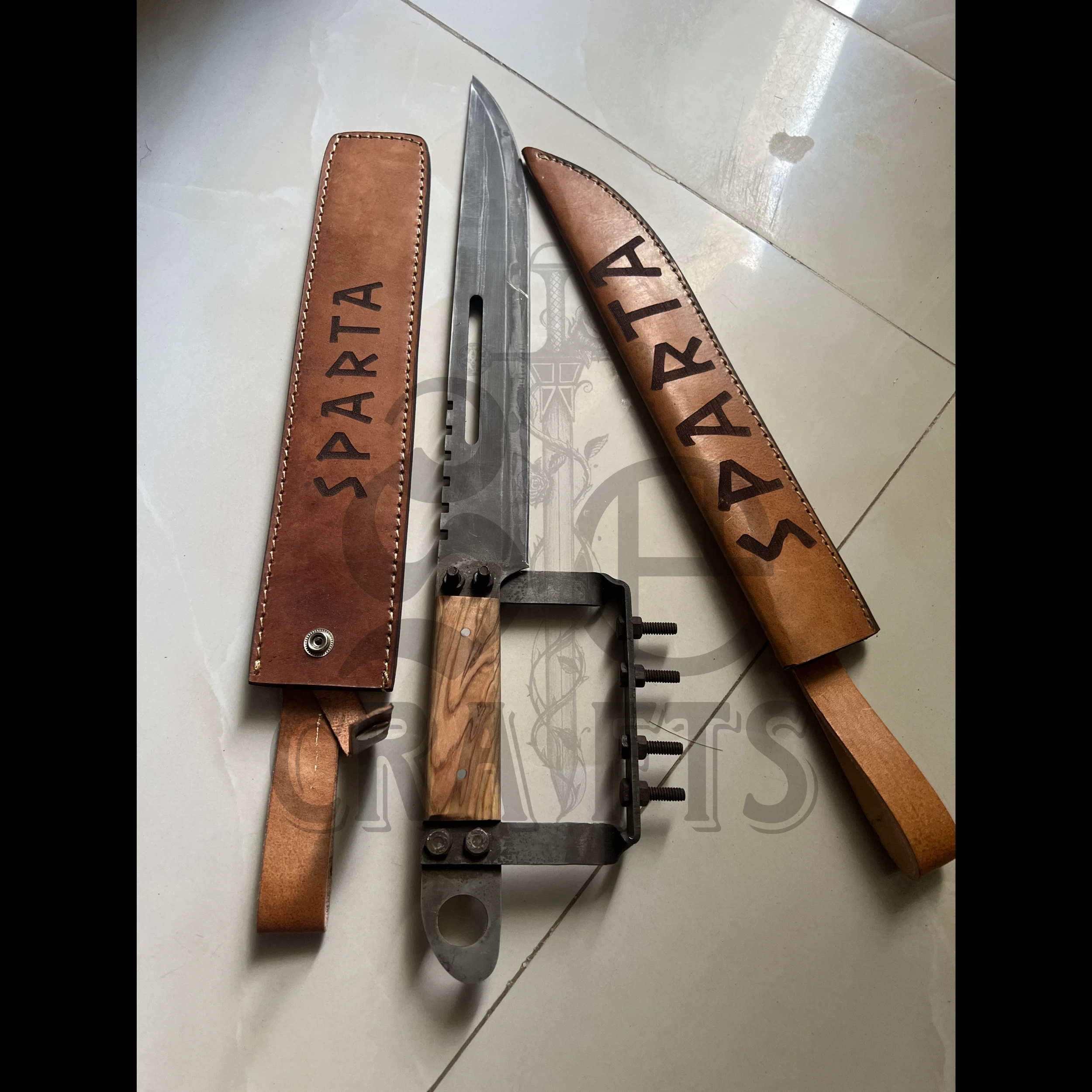 Bladebinge - Handmade Custom Damascus Steel Metro Knife | Compact ...