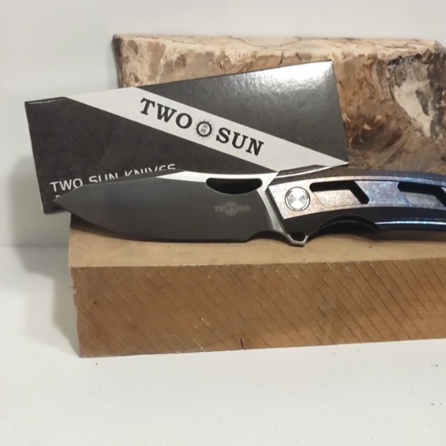 Bladebinge - Twosun TS 64 Color Anodized Titanium Frame Lock