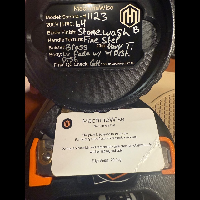 Bladebinge - MachineWise Sonora 20CV 64 HRC distressed Blue Brass Bolster