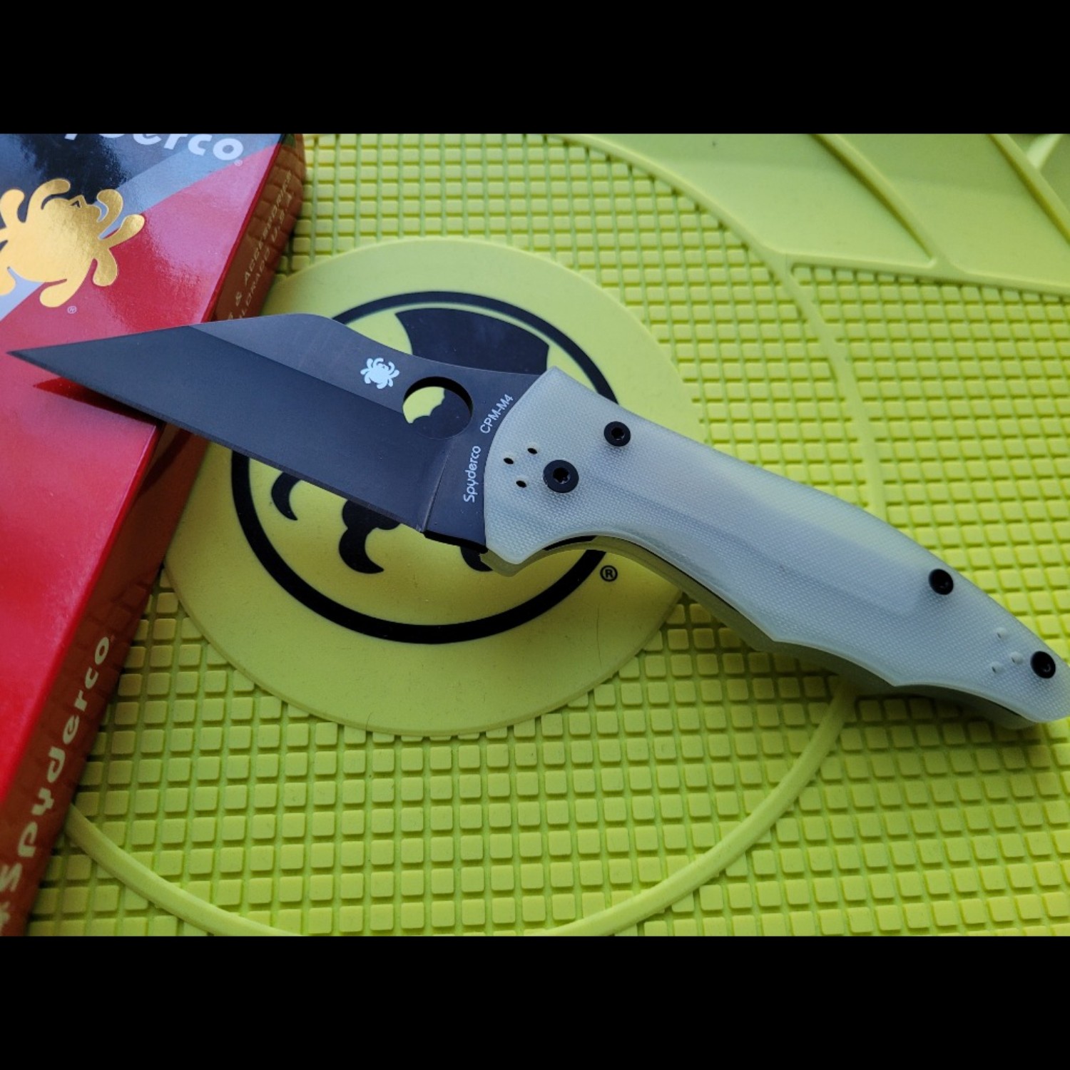 Bladebinge - RARE***CPM M4 SPYDERCO Yojimbo 2 jade g10 black dlc (BHQ ...