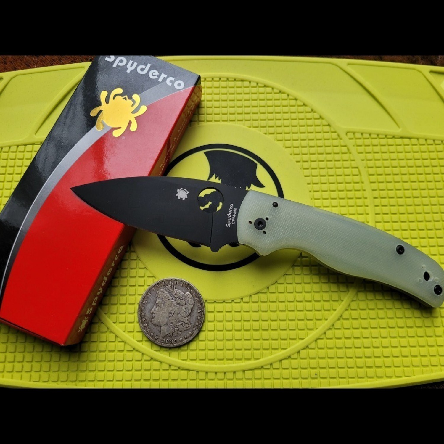 Bladebinge - VERY RARE*** CPM M4 SPYDERCO SHAMAN JADE G10 BLACK DLC ...