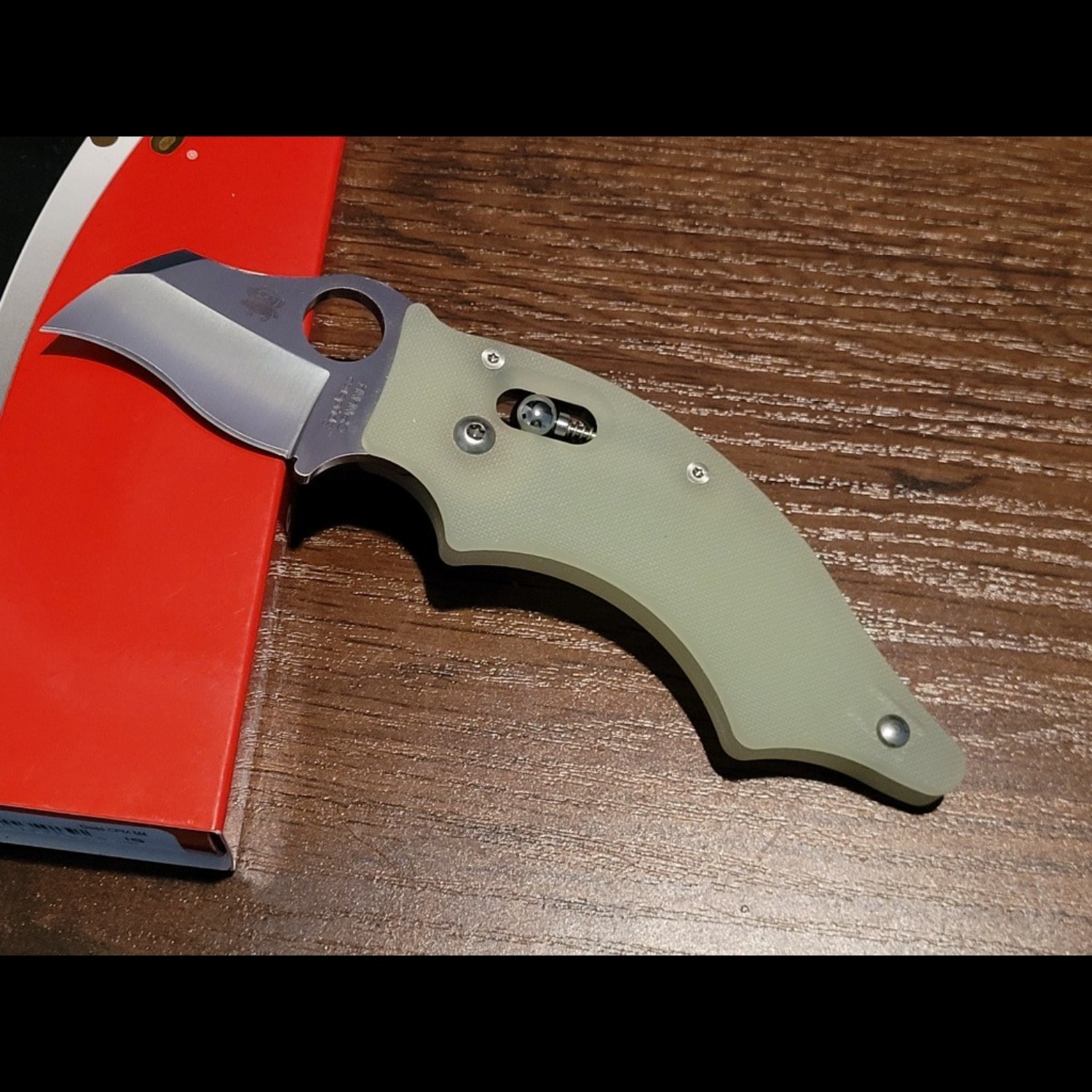 Bladebinge - VERY RARE*** CPM M4 SPYDERCO DODO JADE G10 (BHQ EXCLUSIVE)