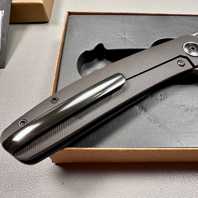 Bladebinge - Edgar & Cole full custom Chimera knife with a flipper ...