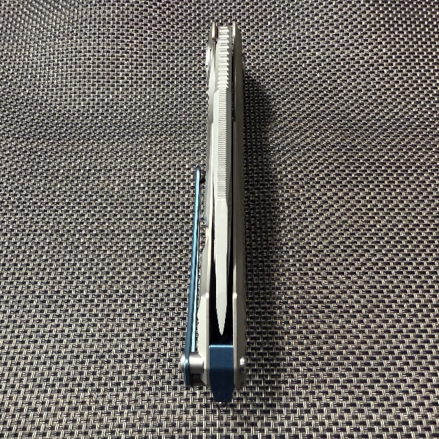 Bladebinge - PMP Knives Alpha Smilodon - Ti/Blue Accents