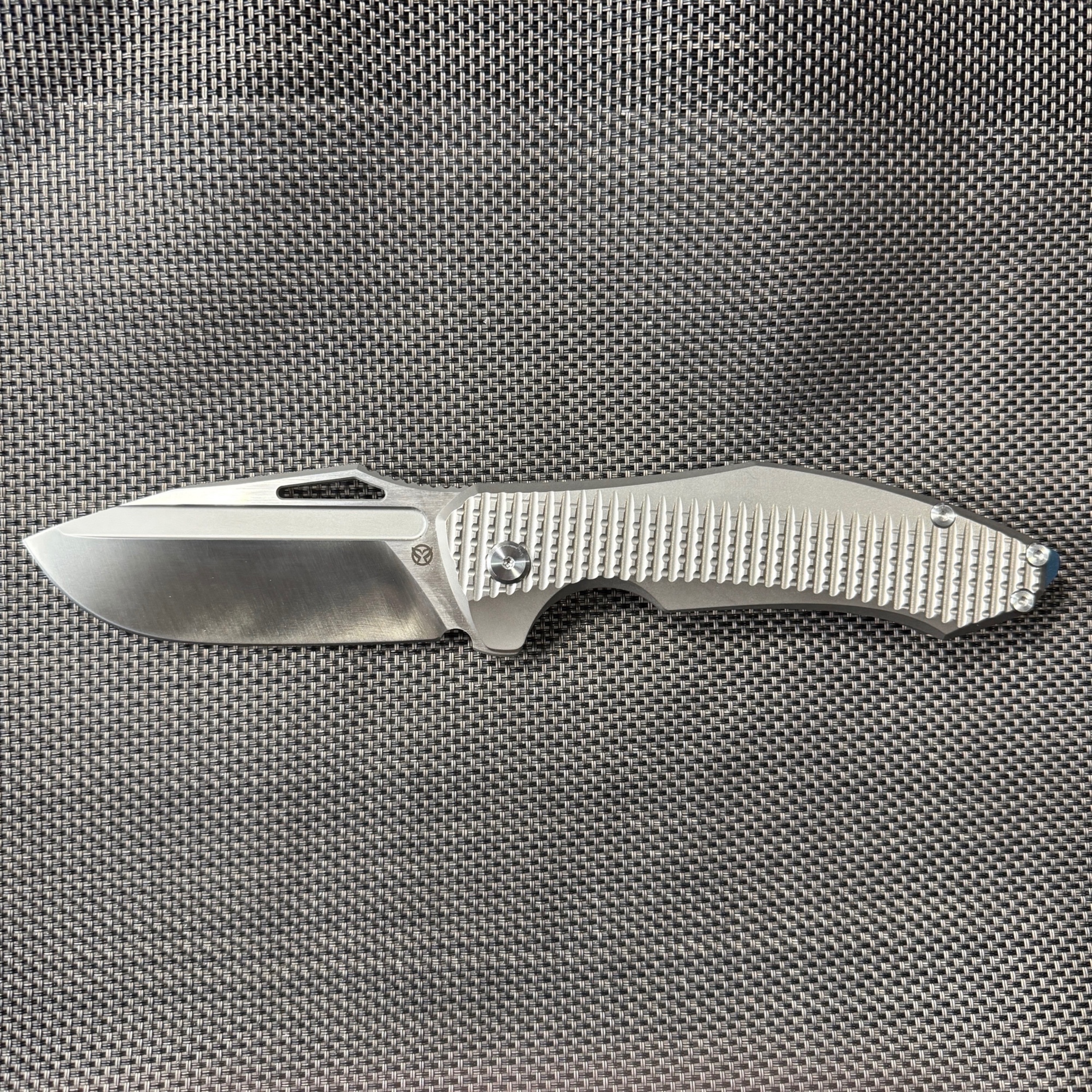 Bladebinge - PMP Knives Alpha Smilodon - Ti/Blue Accents