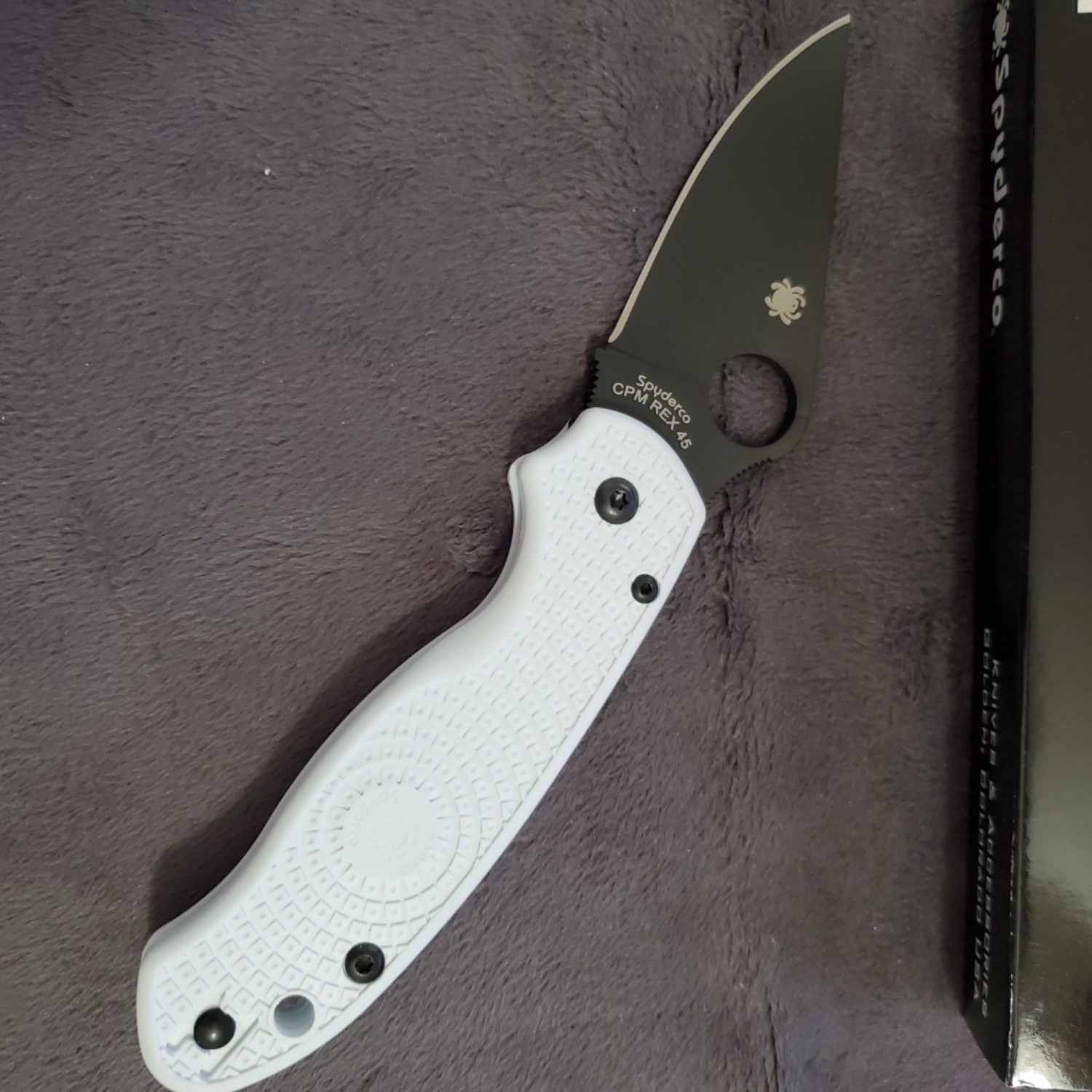 Bladebinge - Spyderco Para 3 C223PWHBK GPKnives Stormtrooper Exclusive