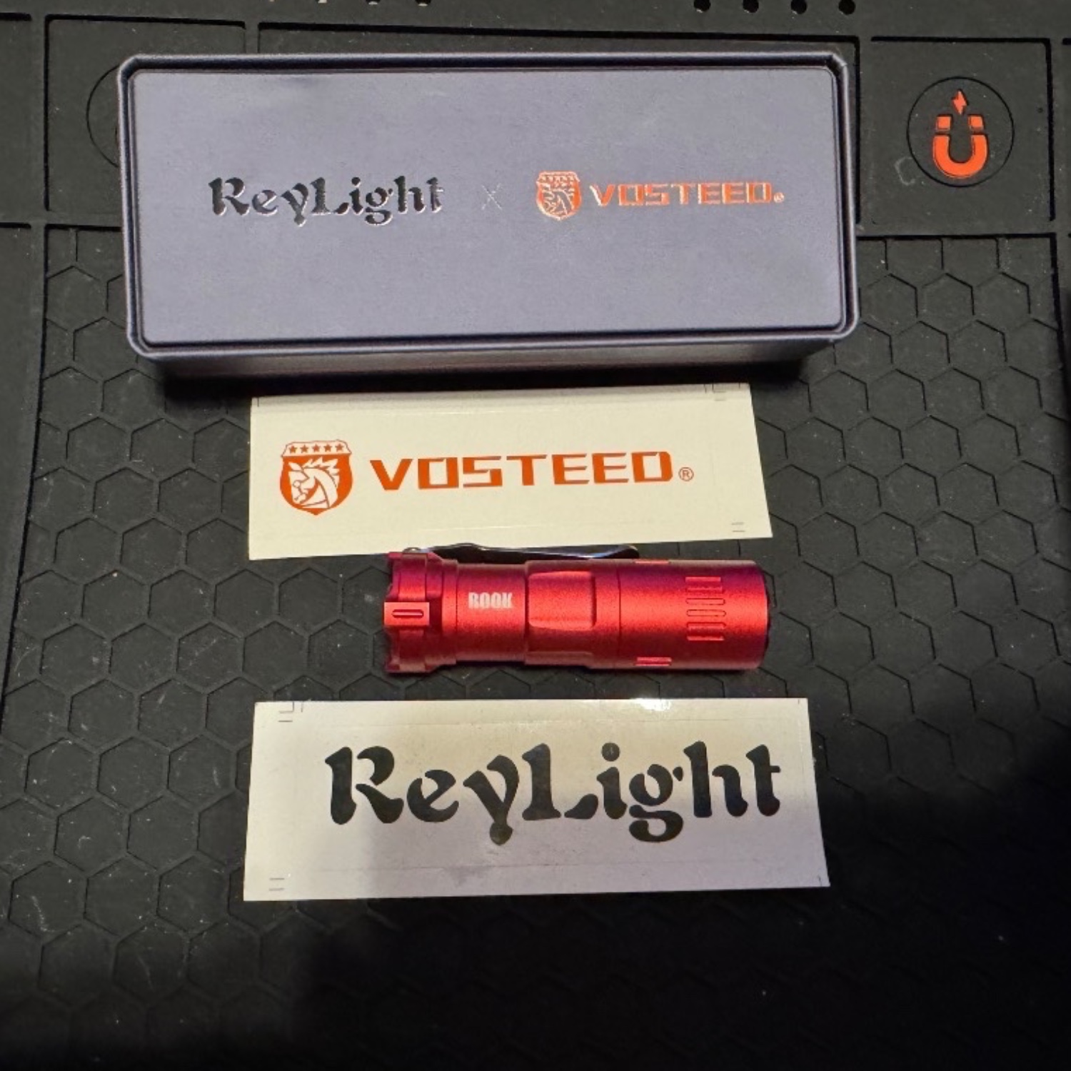 Bladebinge - ReyLight x Vosteed Rook - Aluminum Triple Nichia 519a Red