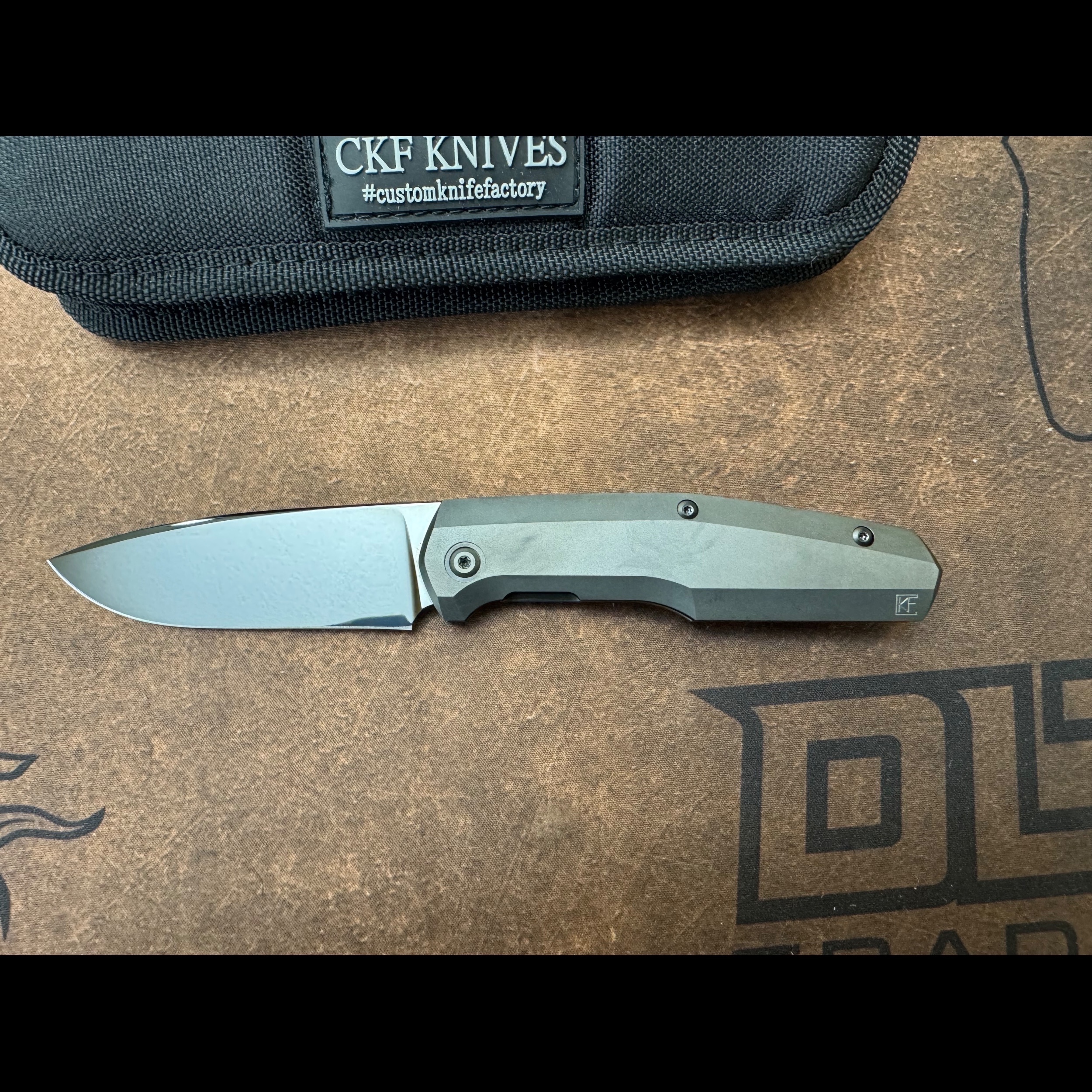 Bladebinge - CKF FIF 18 Mirror DLC M398 Blade and DLC titanium handle