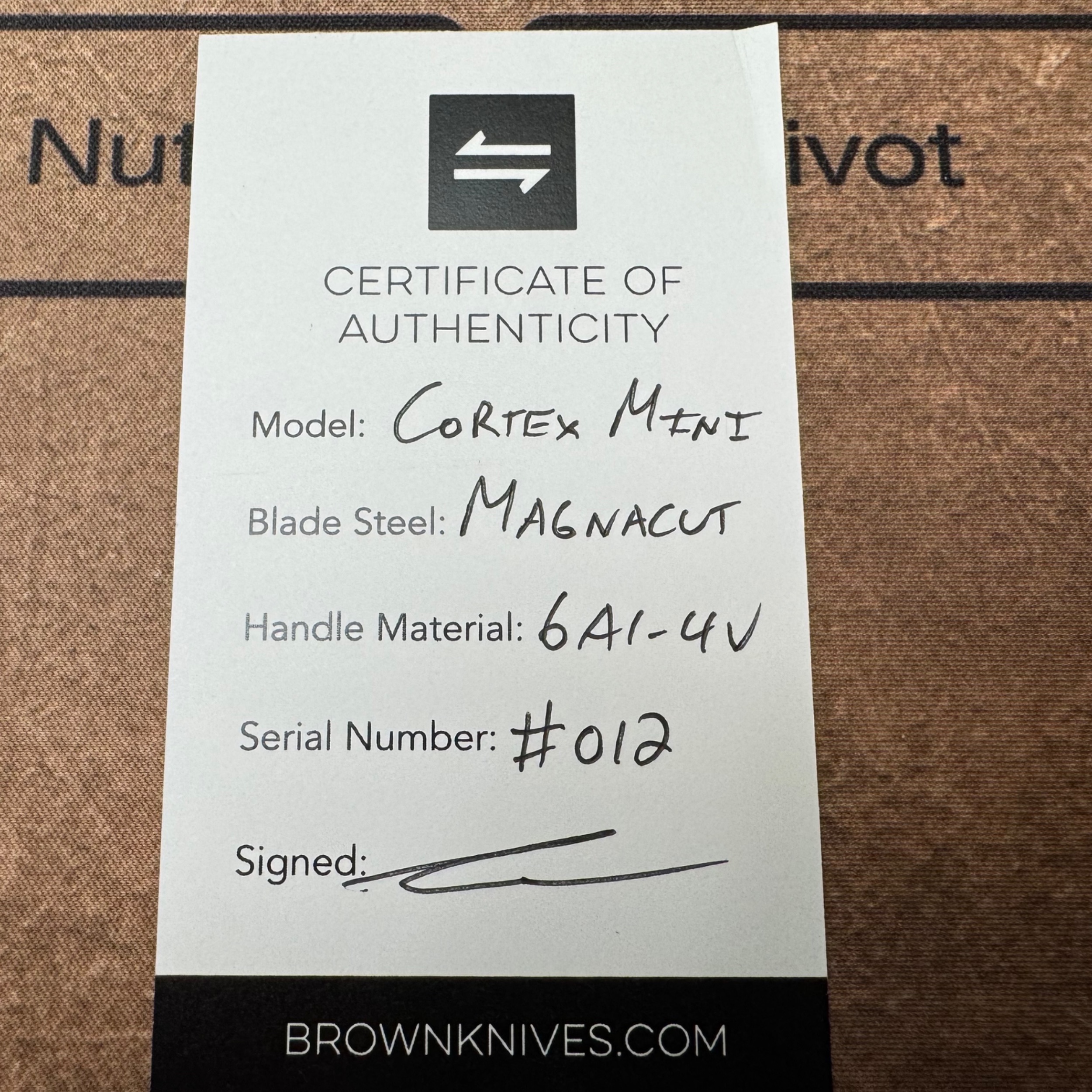 Bladebinge - Brown Knives Cortex Mini #012