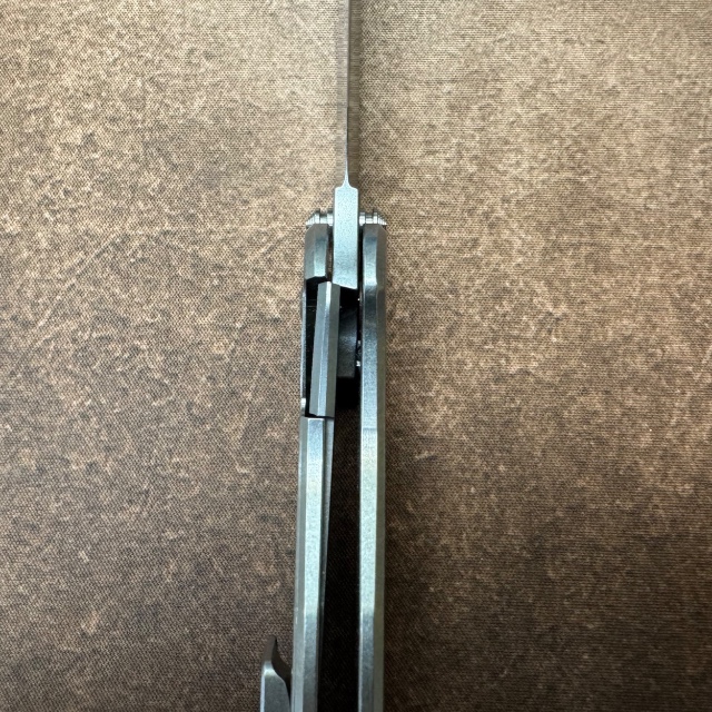 Bladebinge - Brown Knives Cortex Mini #012