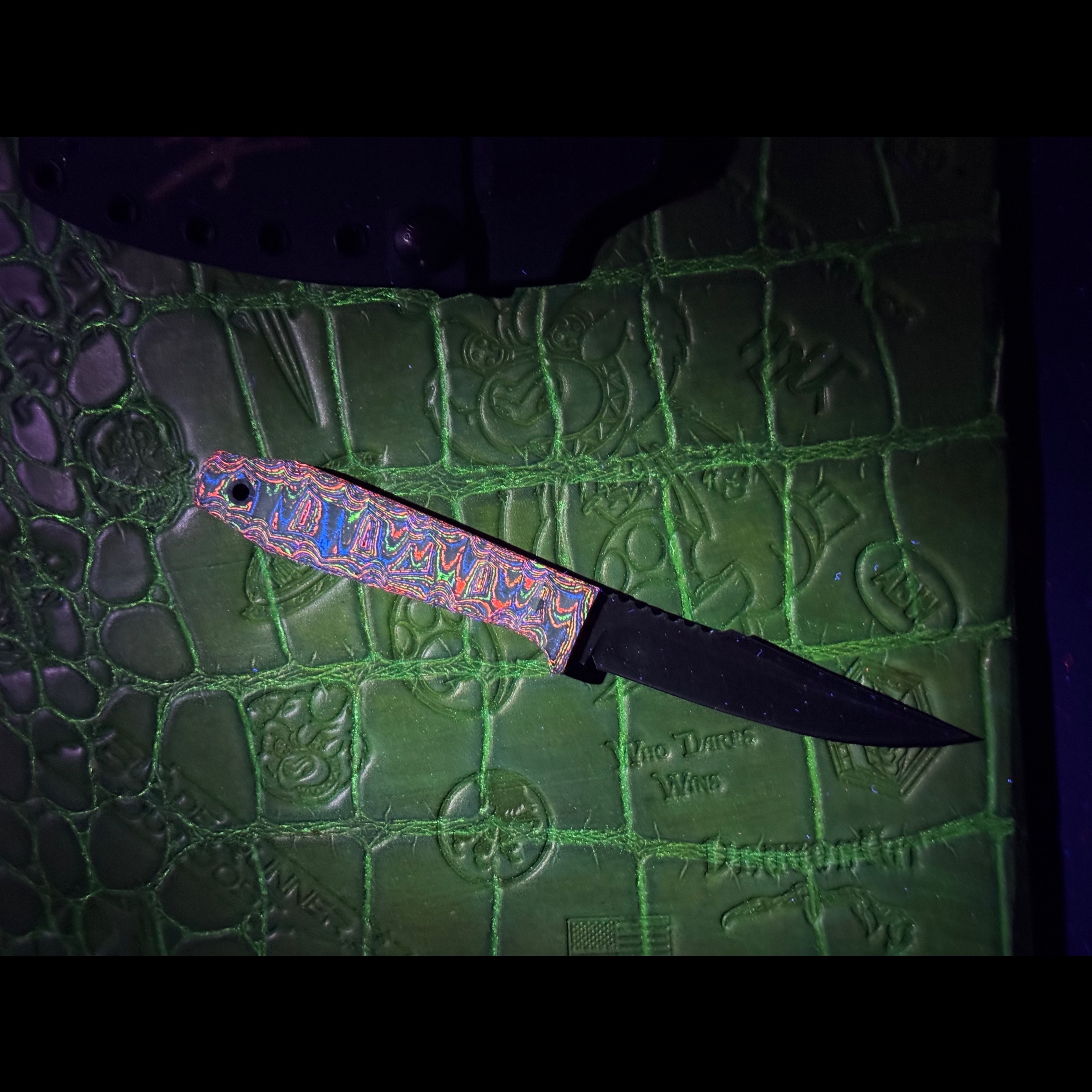 Bladebinge - Jason Knight - Mini Coffin Bowie Fixed Blade - 80s Camo ...
