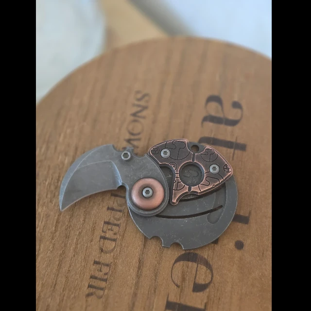 Bladebinge - Serge Panchenko Gen 1 Coin Claw Antique Copper.