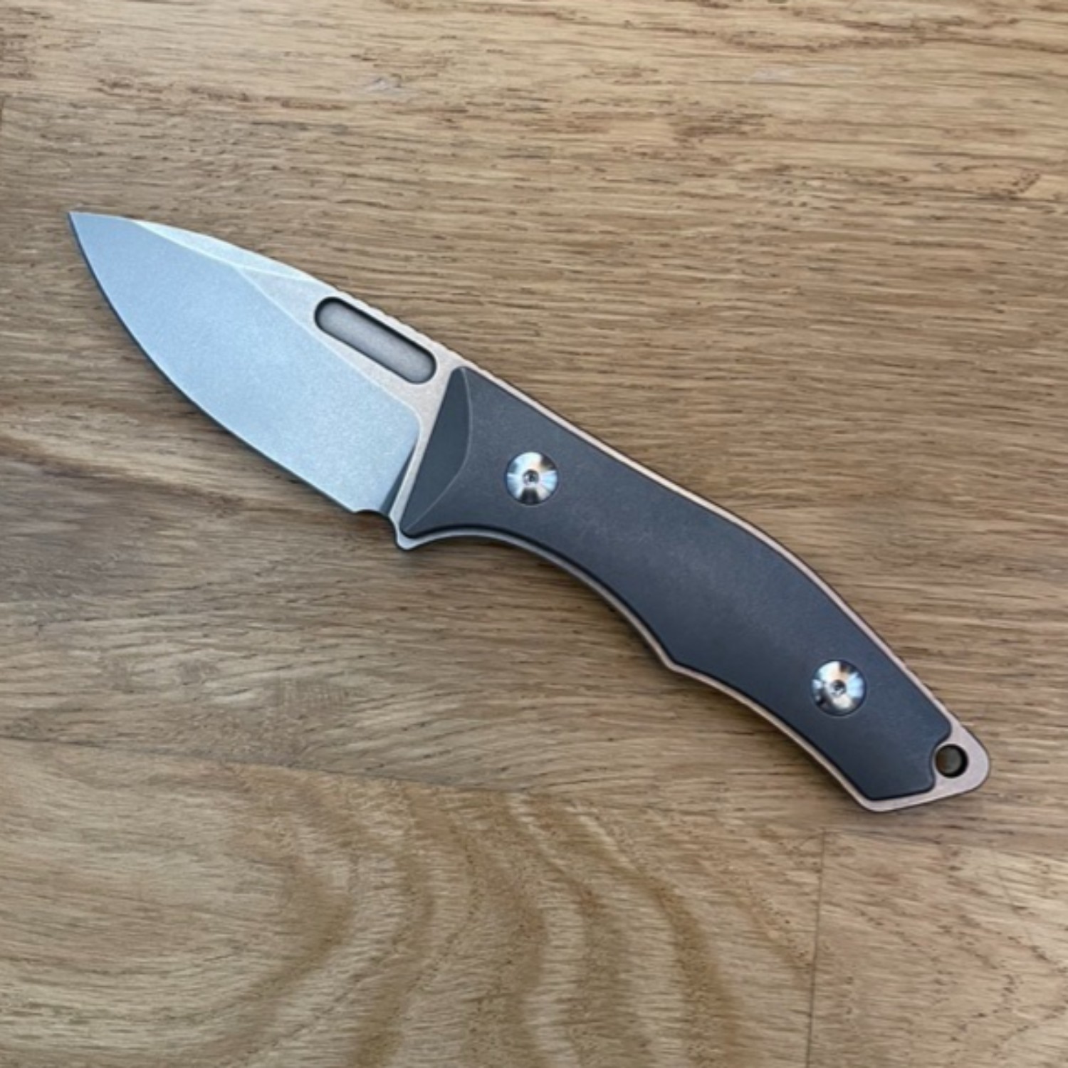 Bladebinge - Griffin Co. Combat Beads Scout 2.5 fixed blade with Oak City Leather Supply sheath