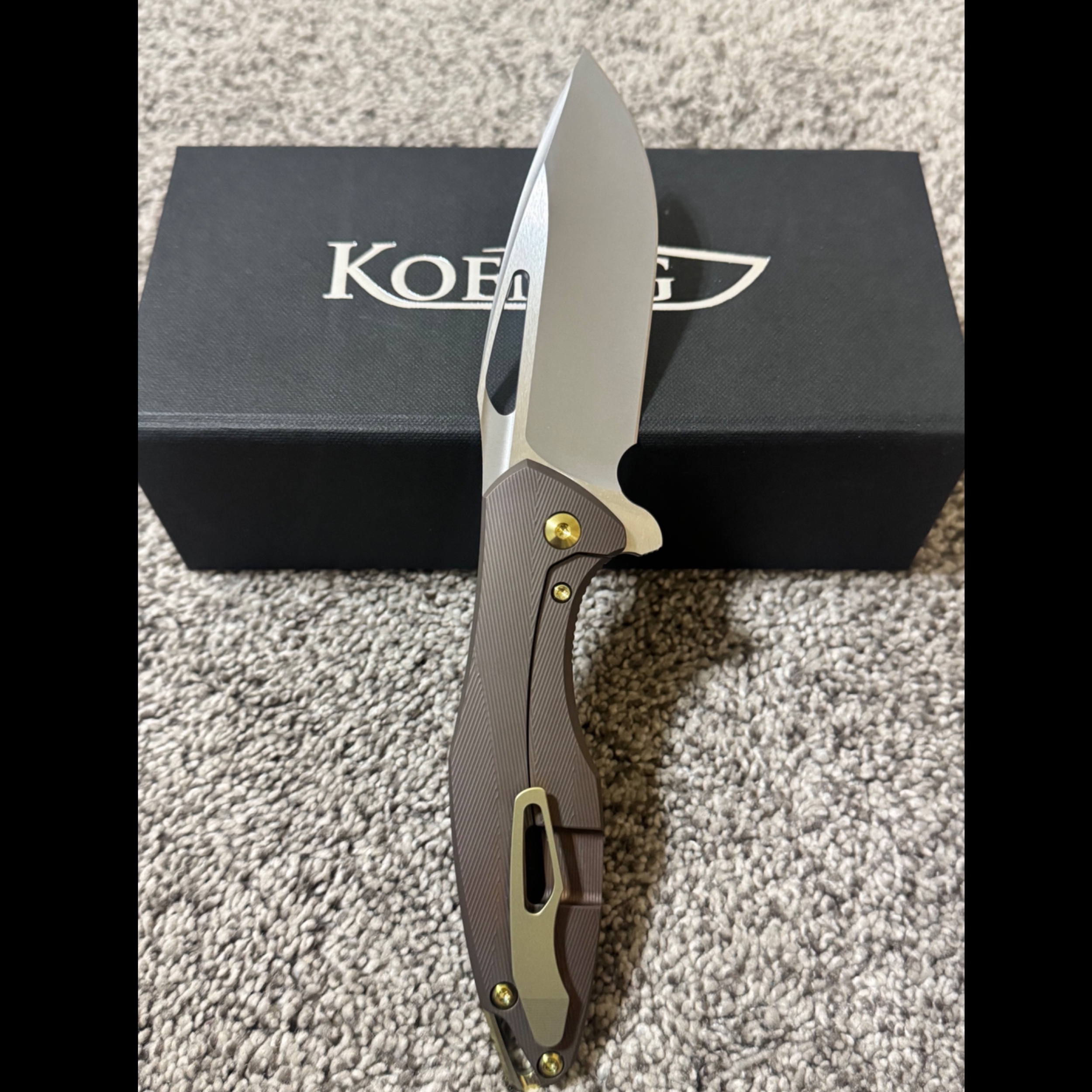 Bladebinge - Koenig Arius M390 Burnished w/pf Patterned