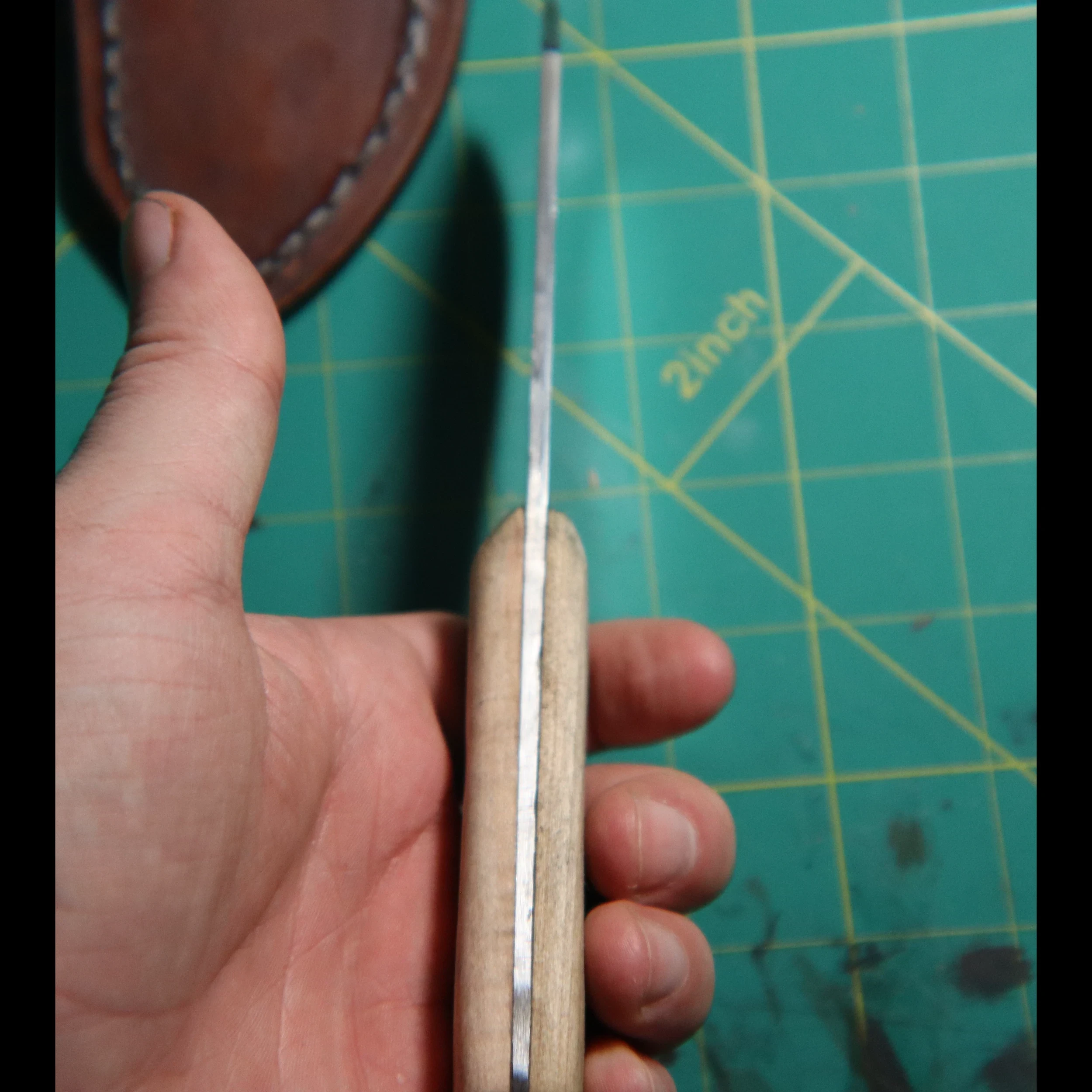 Bladebinge - Hand-Forged 1095 Oak Hunter w/ Welted Leather Sheath