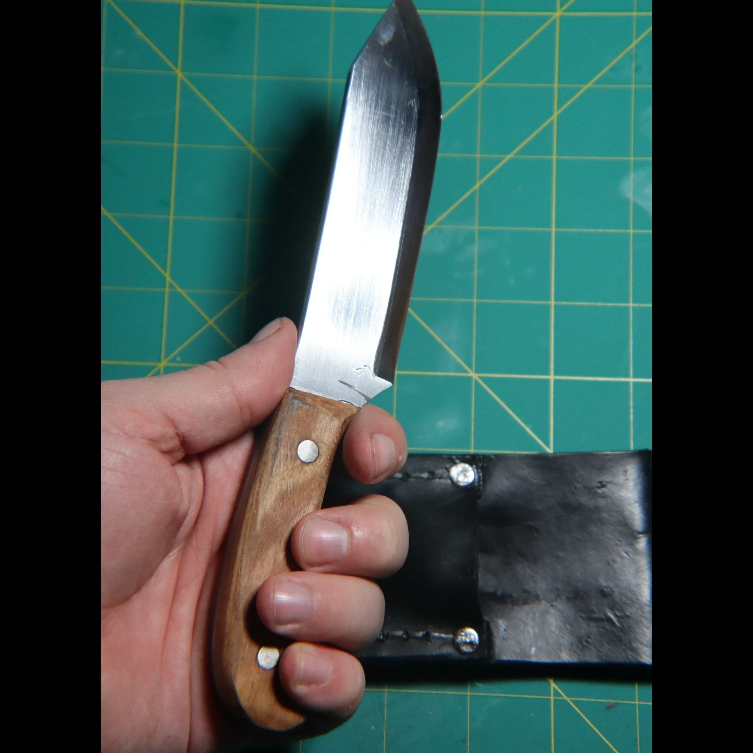 Bladebinge - 1095 Clip Point Hunter – Two-Tone Oak/Walnut w/ Black ...