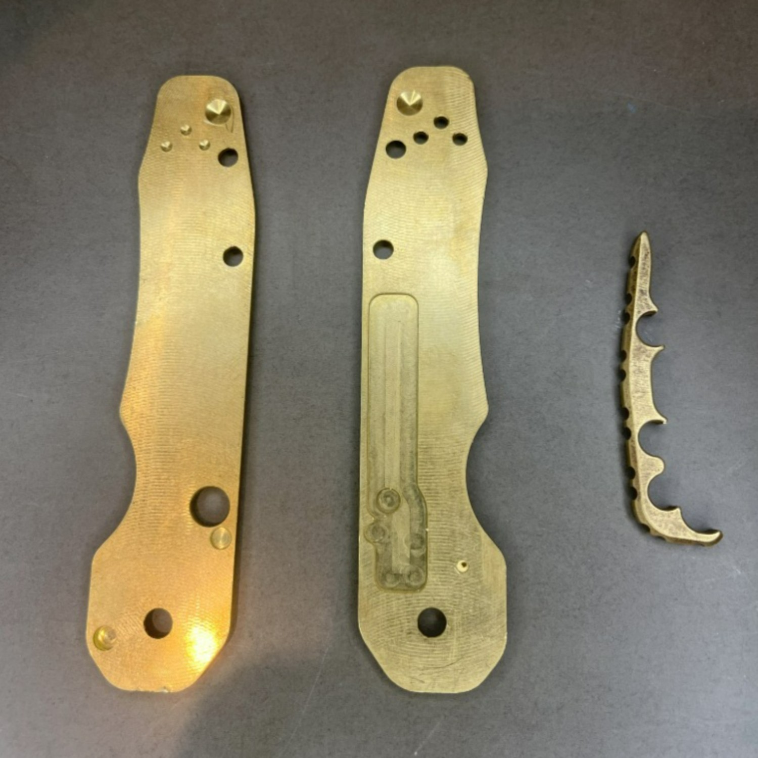 Bladebinge - TOPO Brass Scales for Spyderco Smock and Brass Gear Backspacer