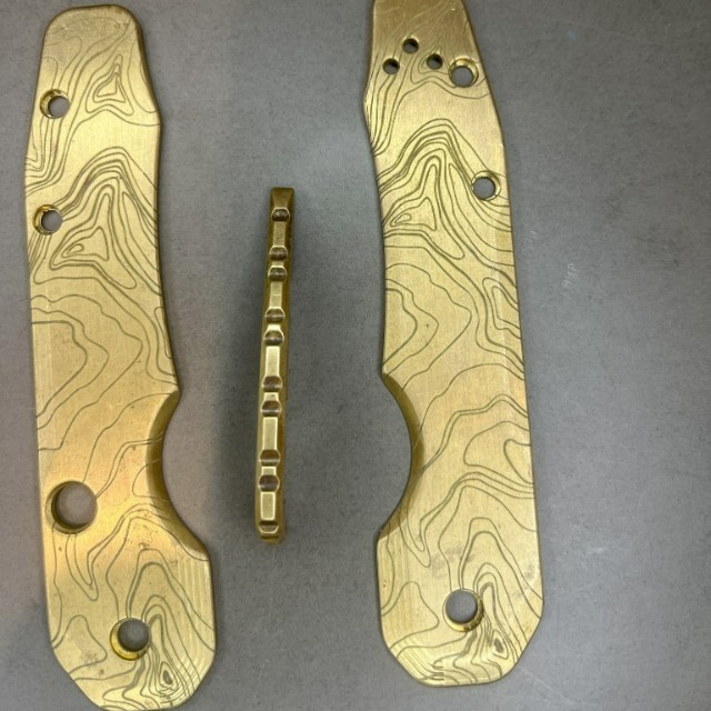 Bladebinge - TOPO Brass Scales for Spyderco Smock and Brass Gear Backspacer