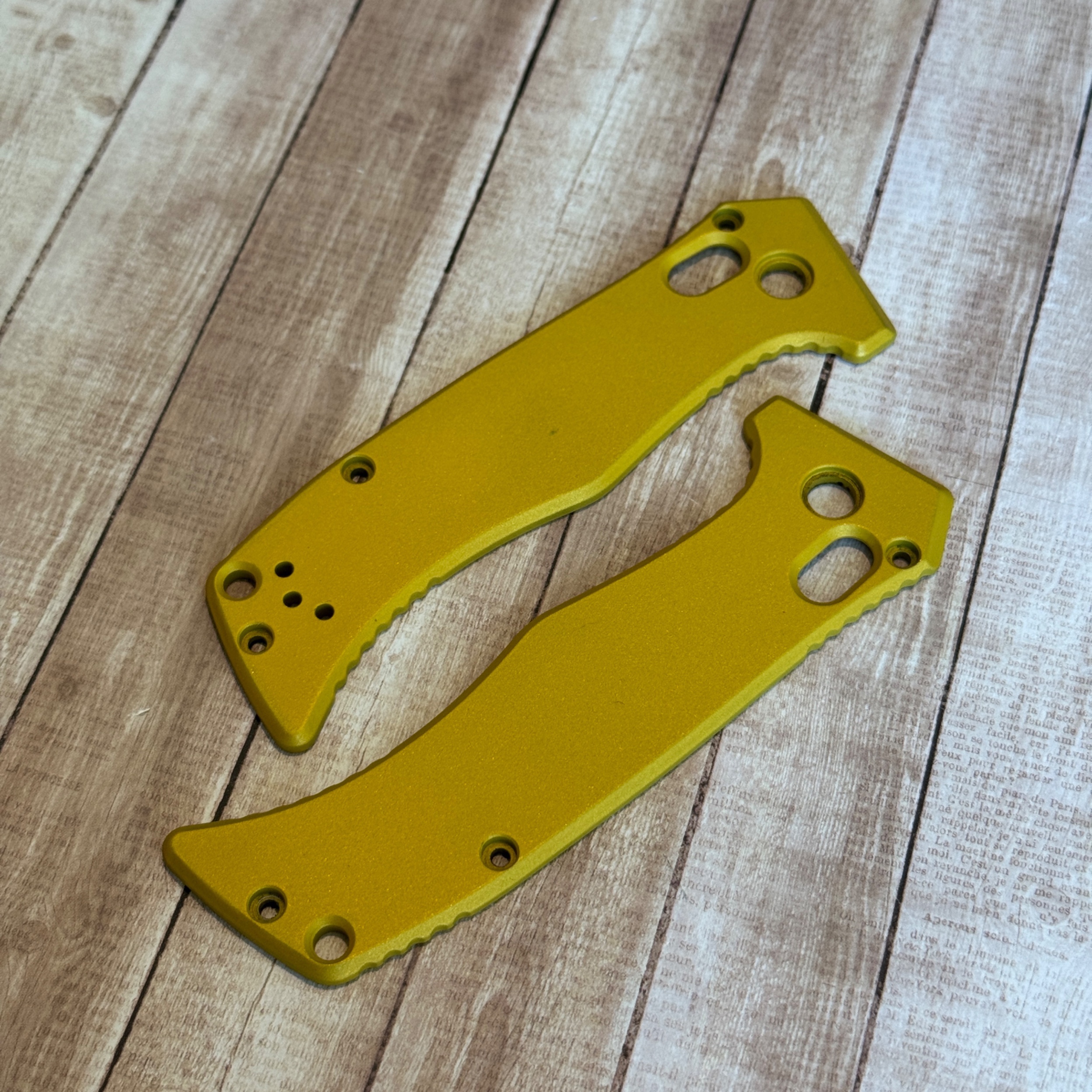 Bladebinge - Benchmade Mini Adamas CPM-Cruwear 273GY-1 AWT Scales Combo