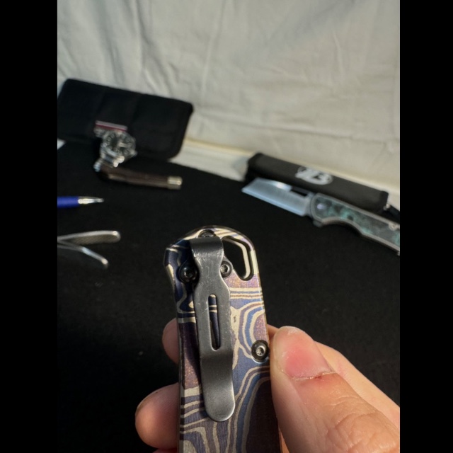 Bladebinge - 🔥Benchmade Bug-Out Custom. Titanium scales & upgraded hardware!🔥