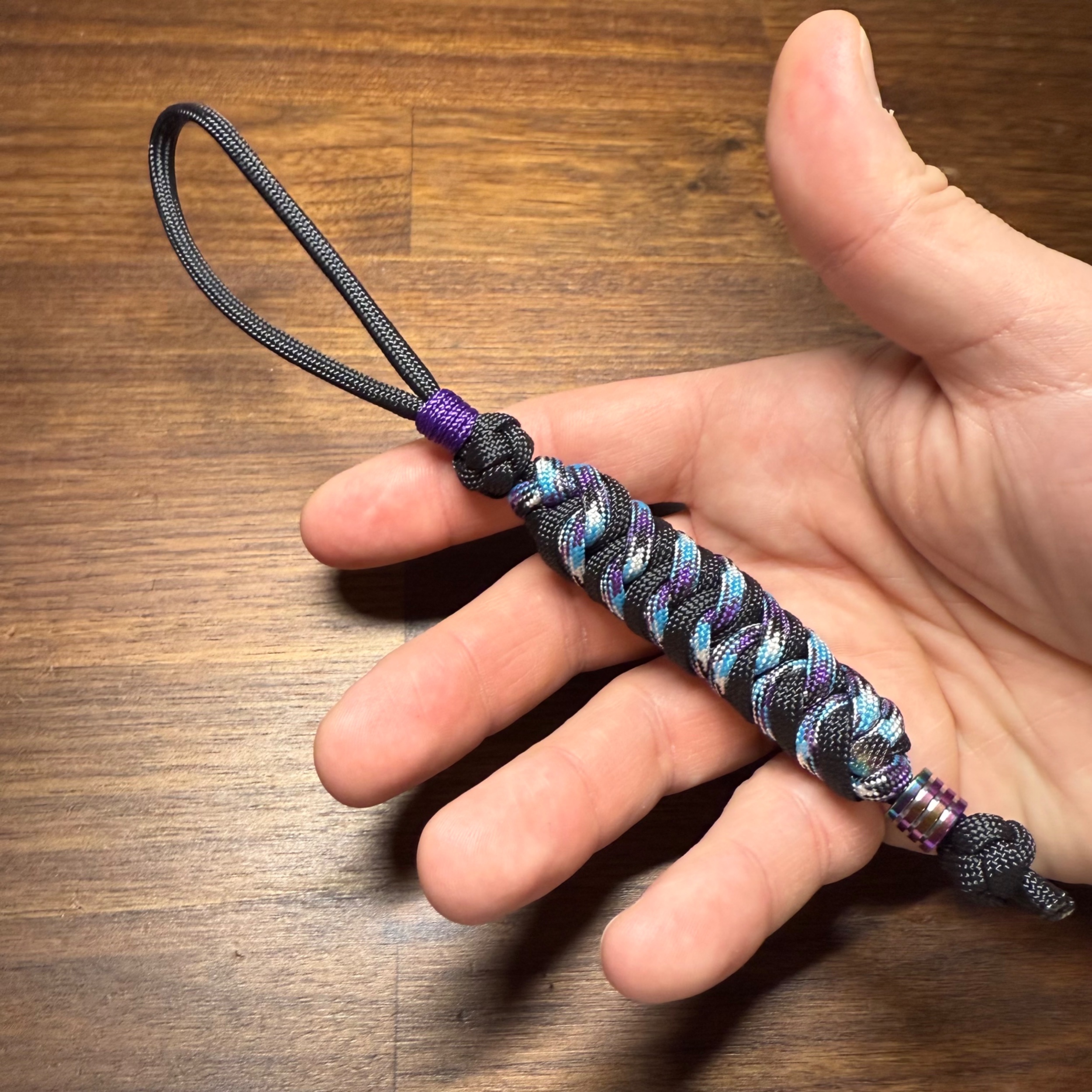 Bladebinge - 8” thic boy knife lanyard w/ 2 zip ties