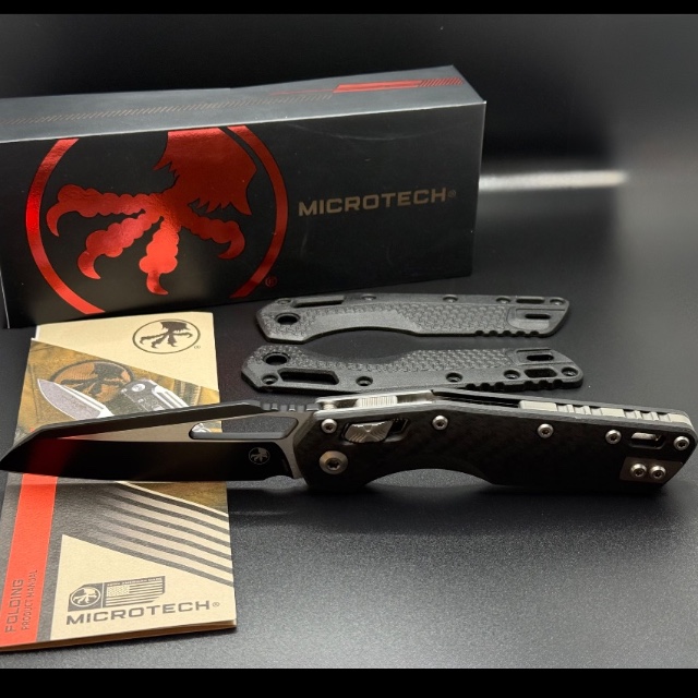 Bladebinge - Microtech MSI S/E Silver & Black Blade with Custom Carbon Fiber Scales.