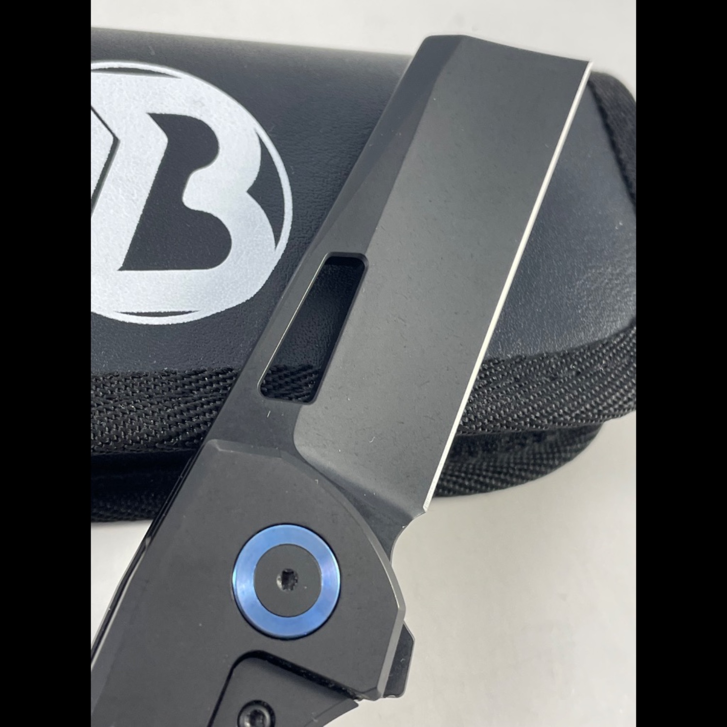 Bladebinge - Brian Brown Yeager-M V2 KnifeJoy Exclusive PVD n Blue Ano ...